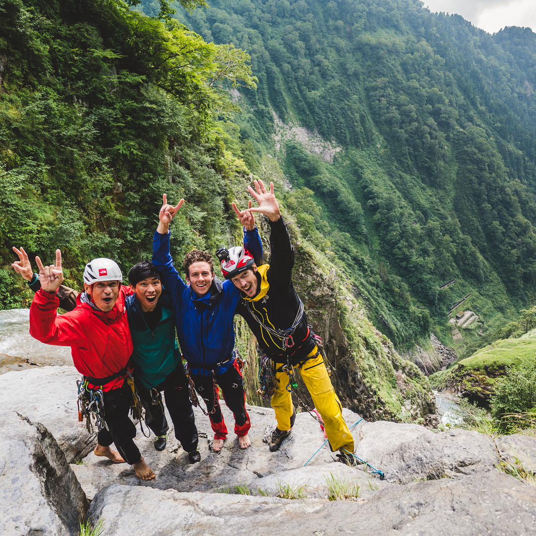 VÍDEO. Sawanobori, escalando cascadas de agua en Japón | WOGU | Cultura ...