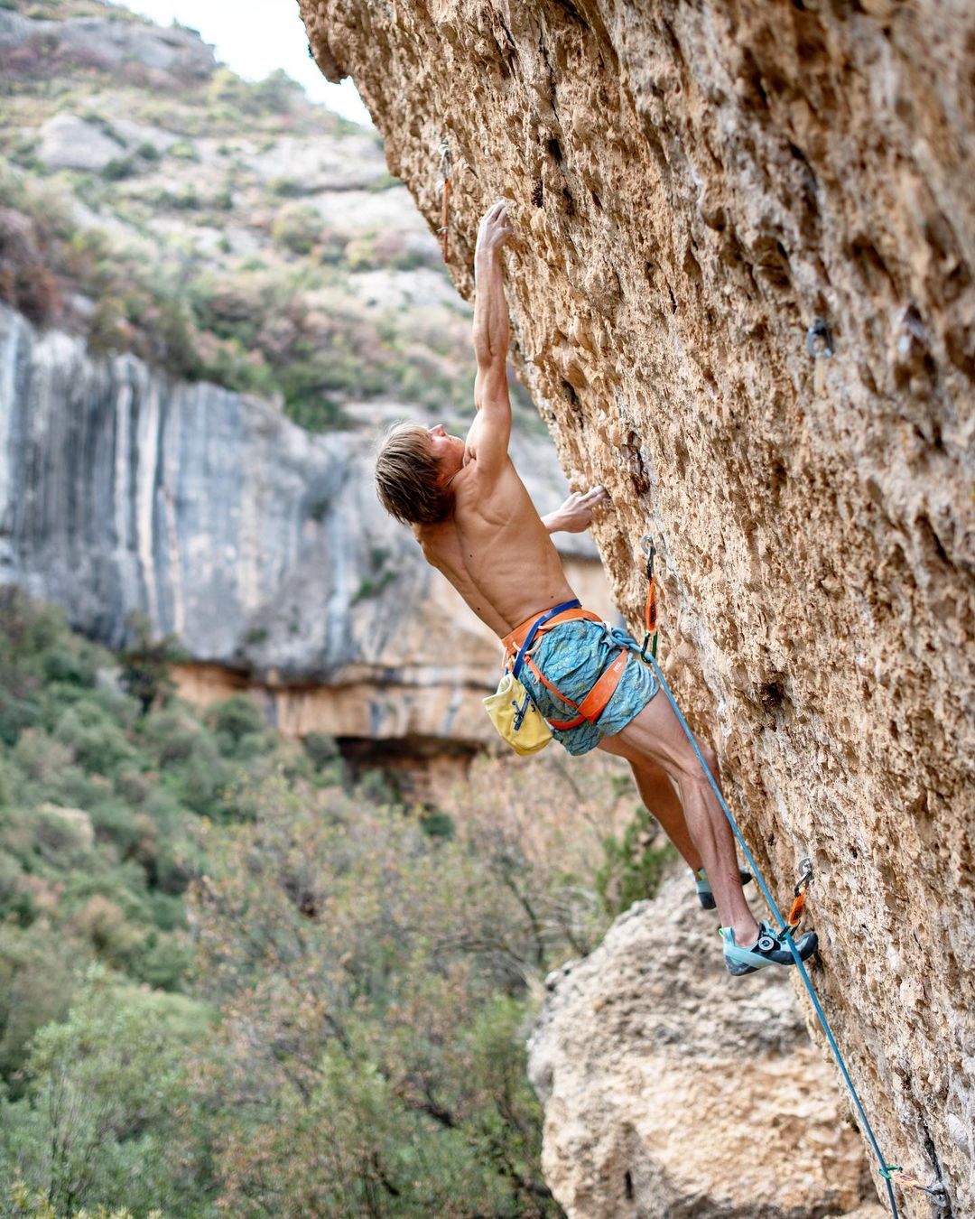 Alex Megos encadena tres novenos en una visita exprés a Margalef | WOGU