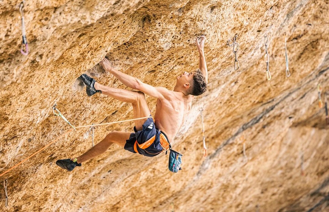 Toby Roberts encadena ‘Gancho Perfecto’ 9a+ | WOGU