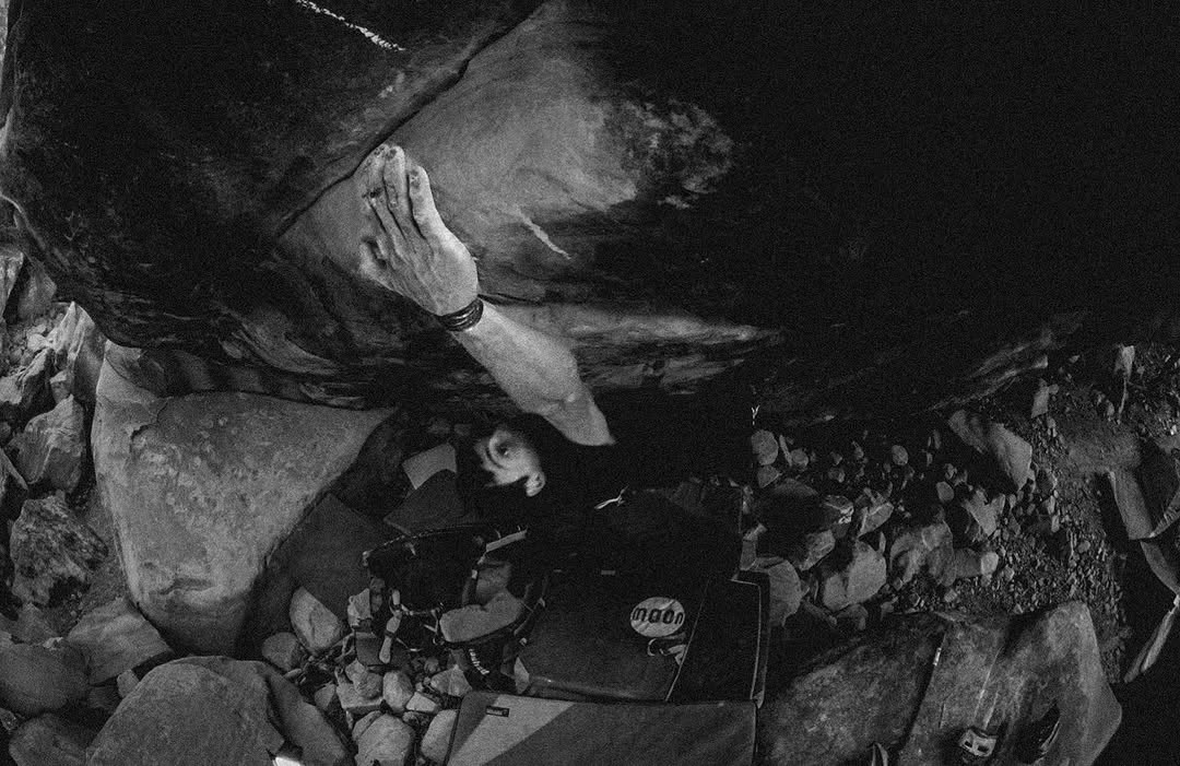 Simon Lorenzi resuelve ‘Return of the Sleepwalker’ V17 (9A) | WOGU